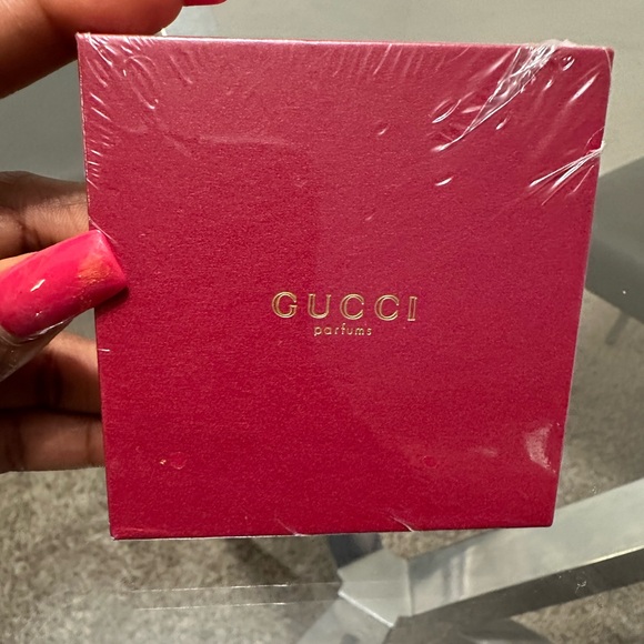 Gucci | Accessories | Copy Gucci Parfums Compact Mirror With Engraved ...